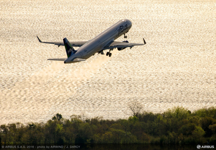 Dramatic images capture first Alabama-made Airbus A321's inaugural ...