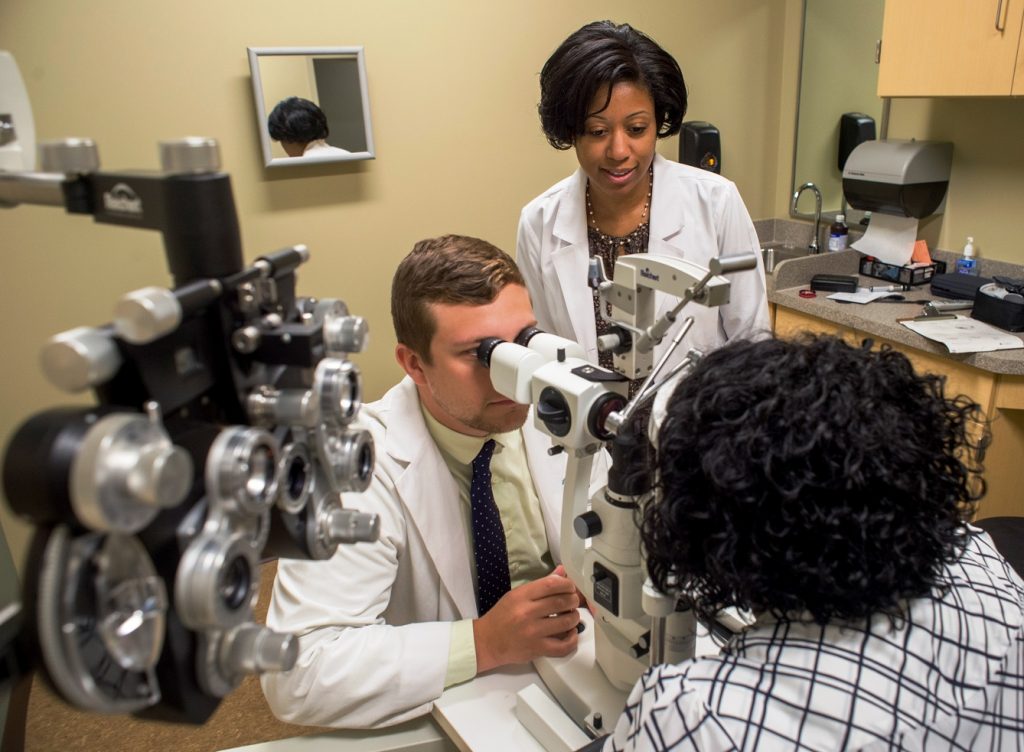 UAB, Jefferson County offer free eye exams, glasses to low-income ...