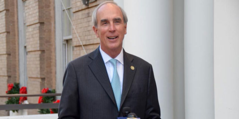 Mobile Mayor Sandy Stimpson calls on Ivey to open barbershops, salons ...
