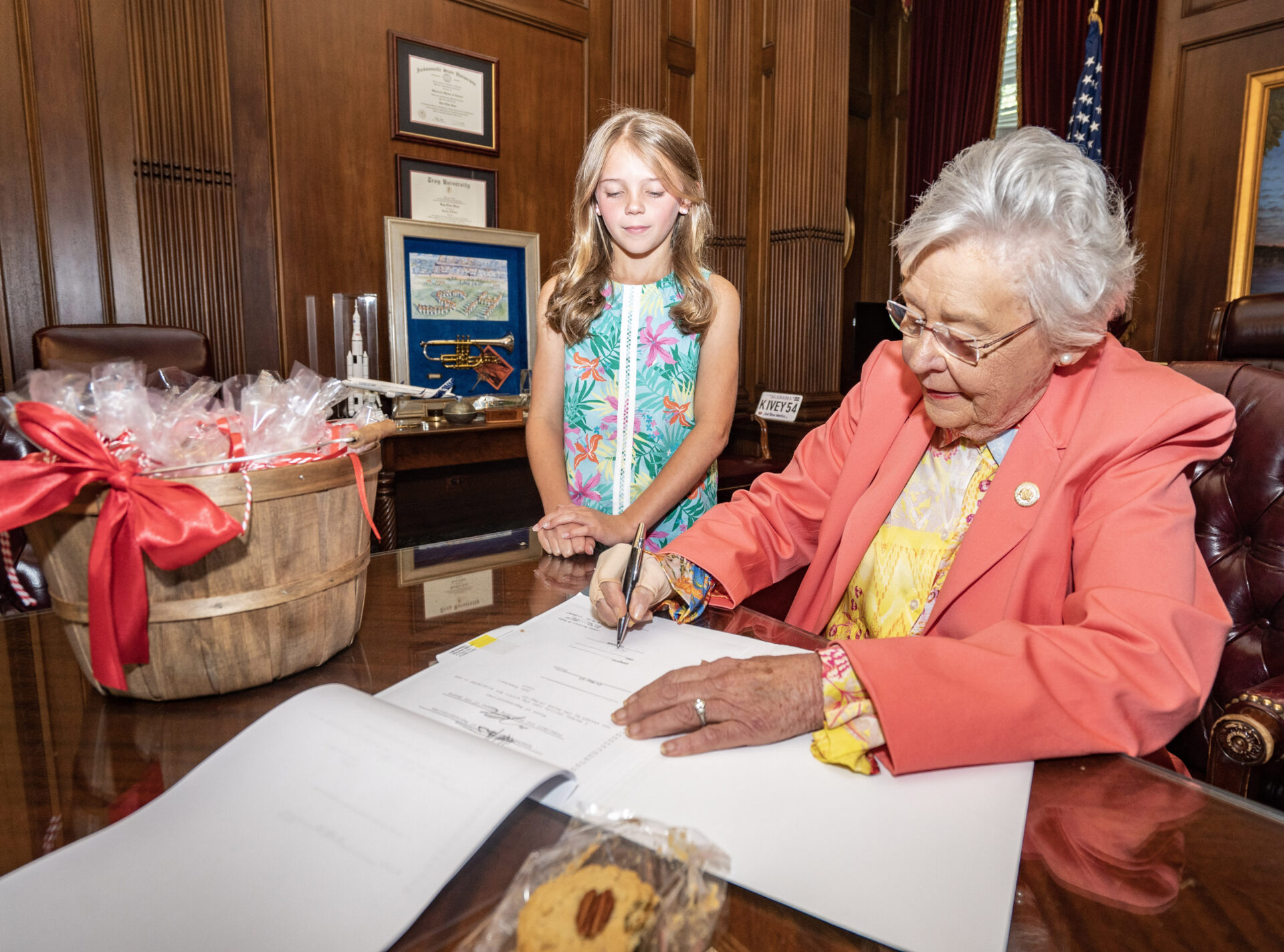 Yellowhammer Cookie: Ivey declares official state cookie