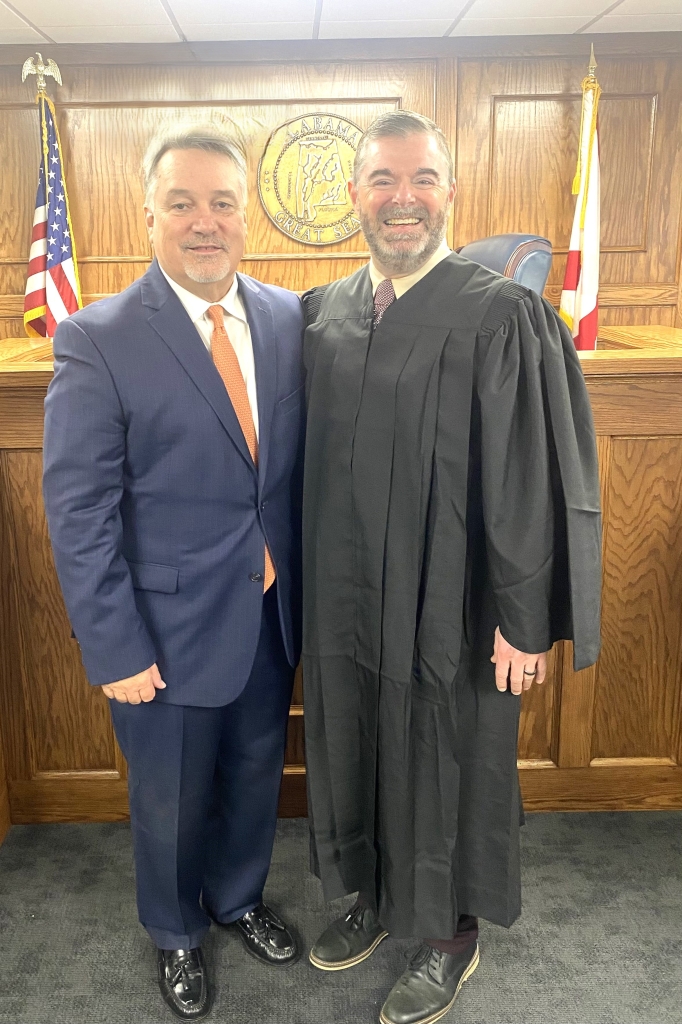 Judge Jeff McCurdy takes Oath of Office, begins new chapter for DeKalb ...